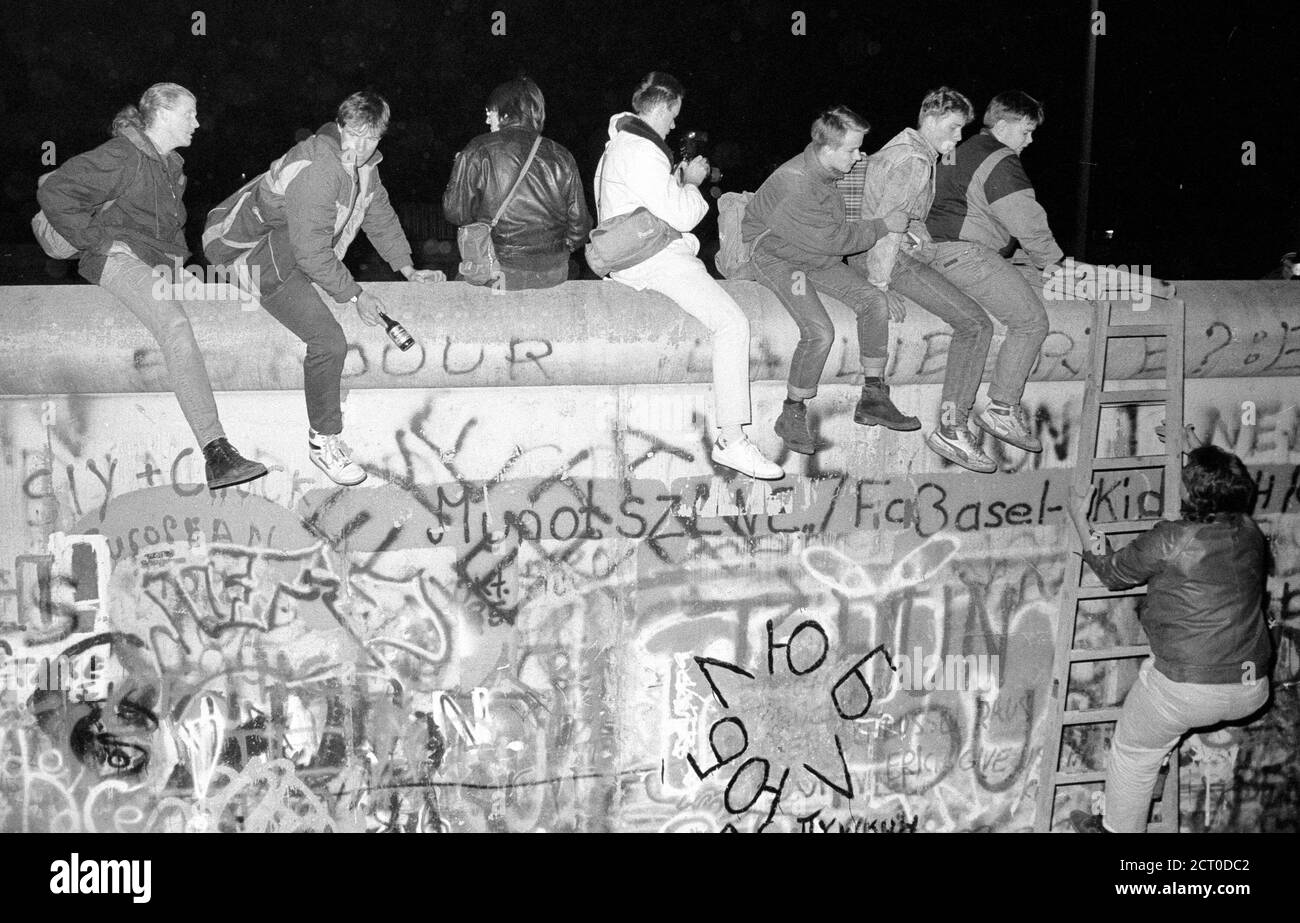 Checkpoint charlie 1989 -Fotos und -Bildmaterial in hoher Auflösung – Alamy