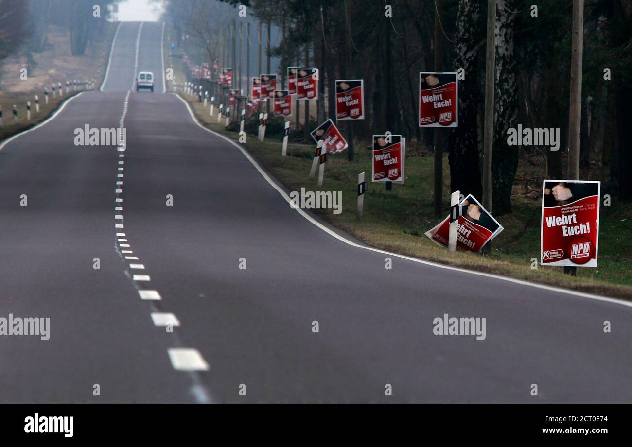 Npd poster -Fotos und -Bildmaterial in hoher Auflösung – Alamy