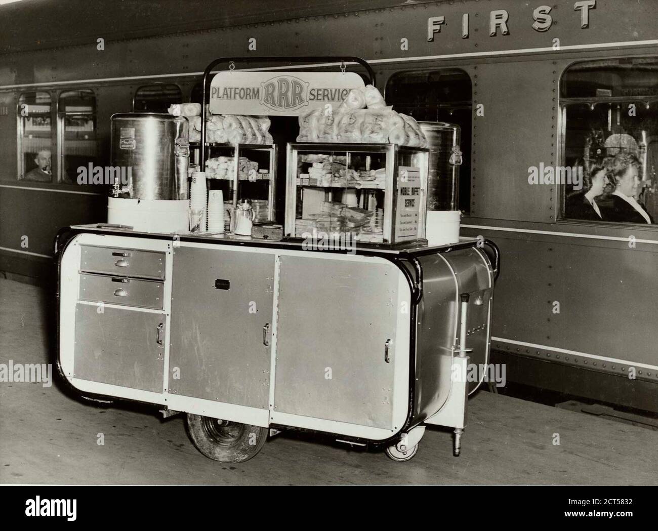 Retro service station -Fotos und -Bildmaterial in hoher Auflösung – Alamy