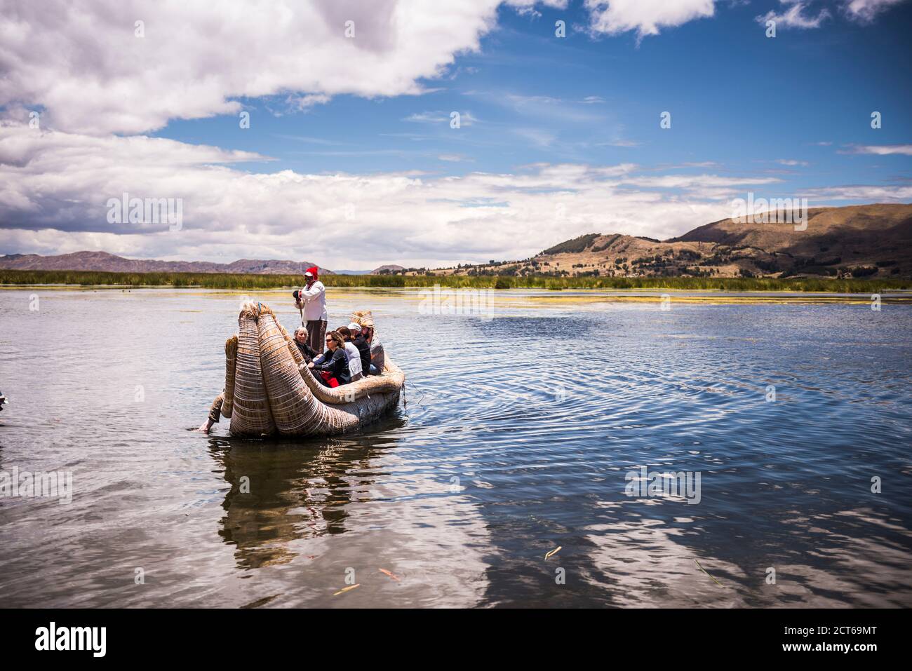 Schwimmende inseln der uros menschen -Fotos und -Bildmaterial in hoher Auflösung – Alamy