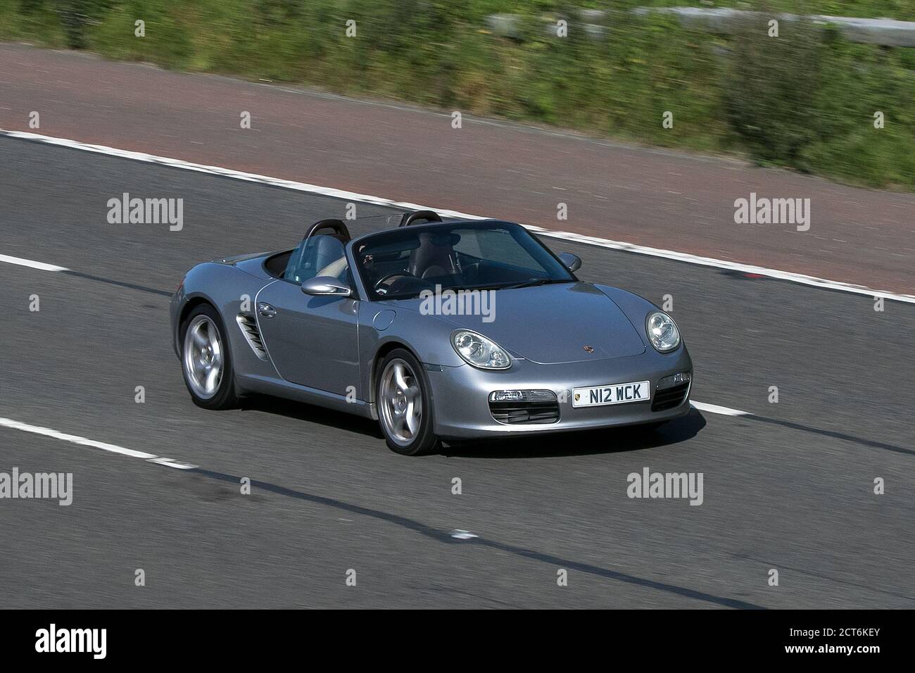 Dach dwon -Fotos und -Bildmaterial in hoher Auflösung – Alamy