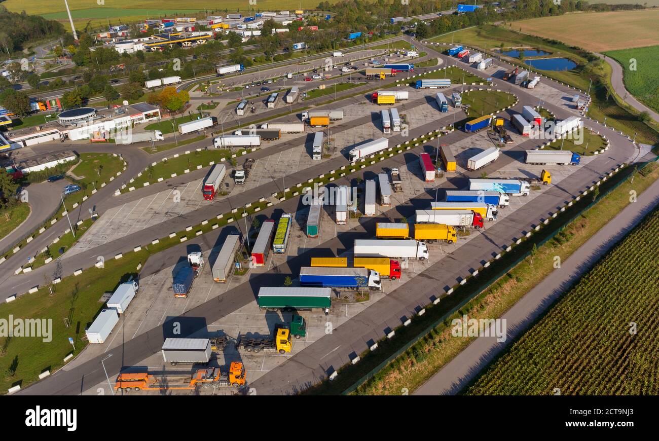 Autobahn service area -Fotos und -Bildmaterial in hoher Auflösung – Alamy