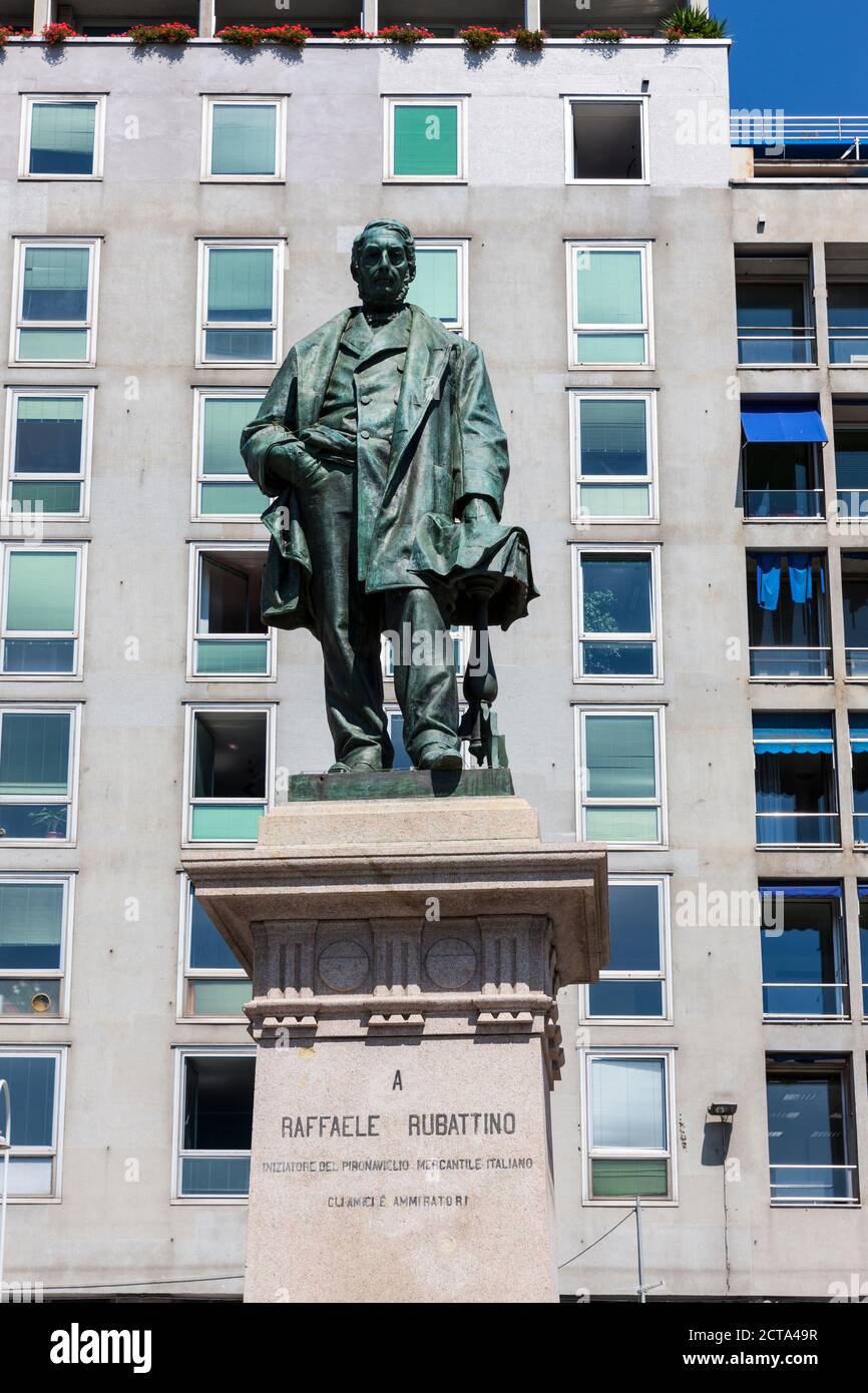 Raffaele rubattino statue -Fotos und -Bildmaterial in hoher Auflösung – Alamy