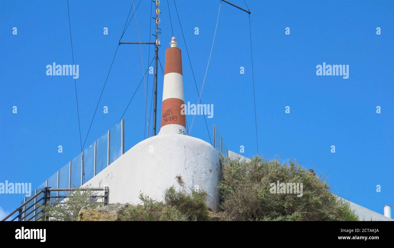 Weißer mast -Fotos und -Bildmaterial in hoher Auflösung – Alamy