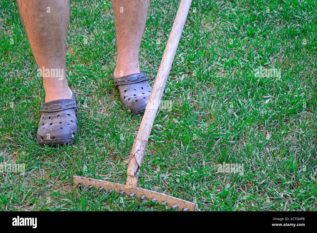 Werkzeug rechen -Fotos und -Bildmaterial in hoher Auflösung – Alamy