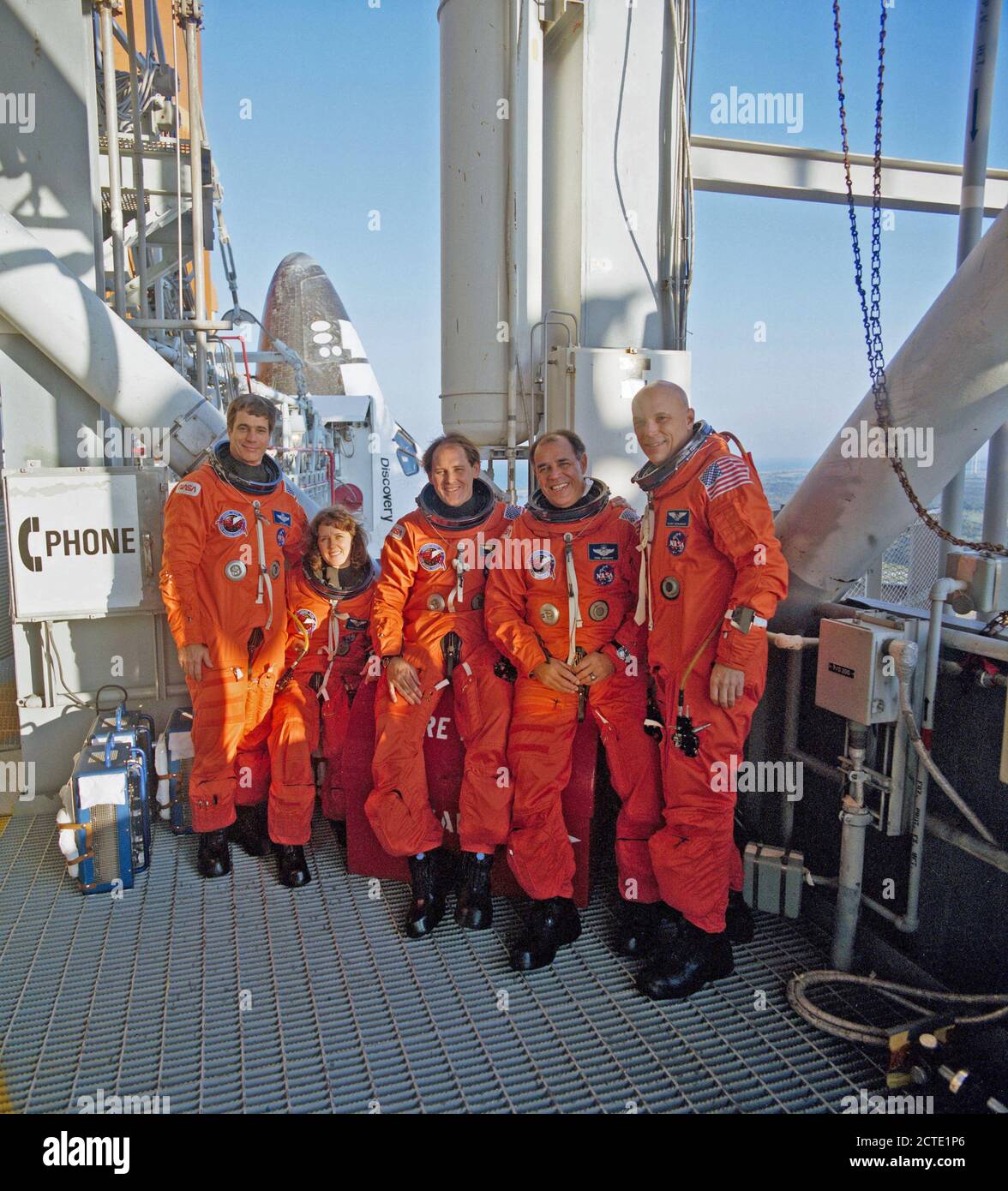 Sts 33 besatzungsmitglieder -Fotos und -Bildmaterial in hoher Auflösung ...