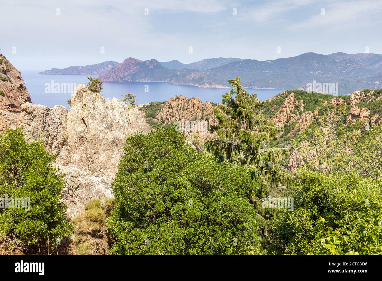 Die Calanques de Piana und das Meer auf Korsika, Frankreich ...