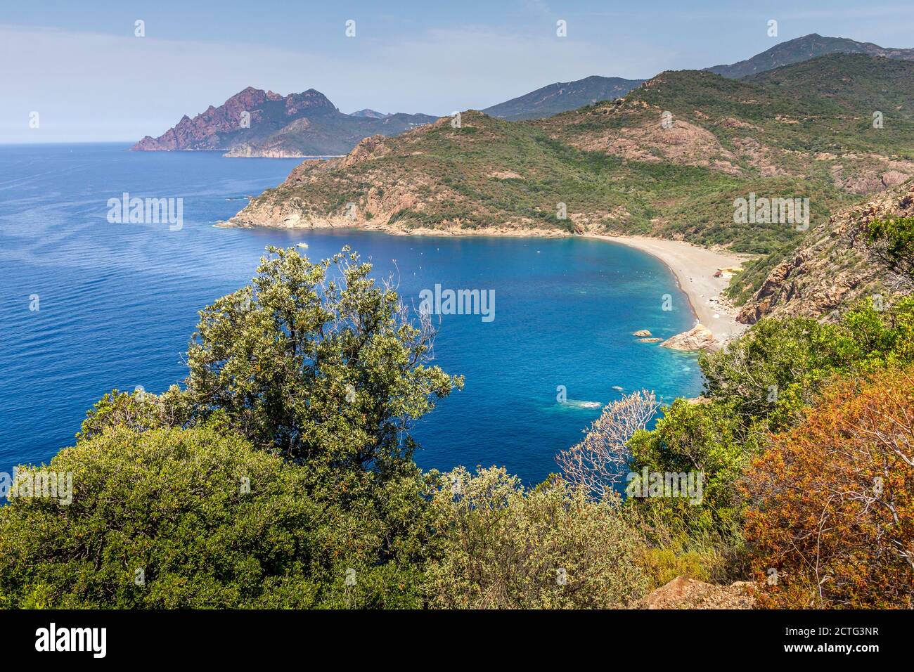 Die Calanques de Piana und das Meer auf Korsika, Frankreich ...