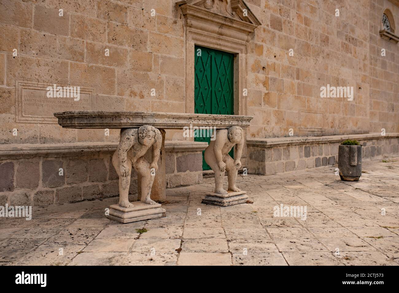 Insel gospa od skrpjela -Fotos und -Bildmaterial in hoher Auflösung – Alamy