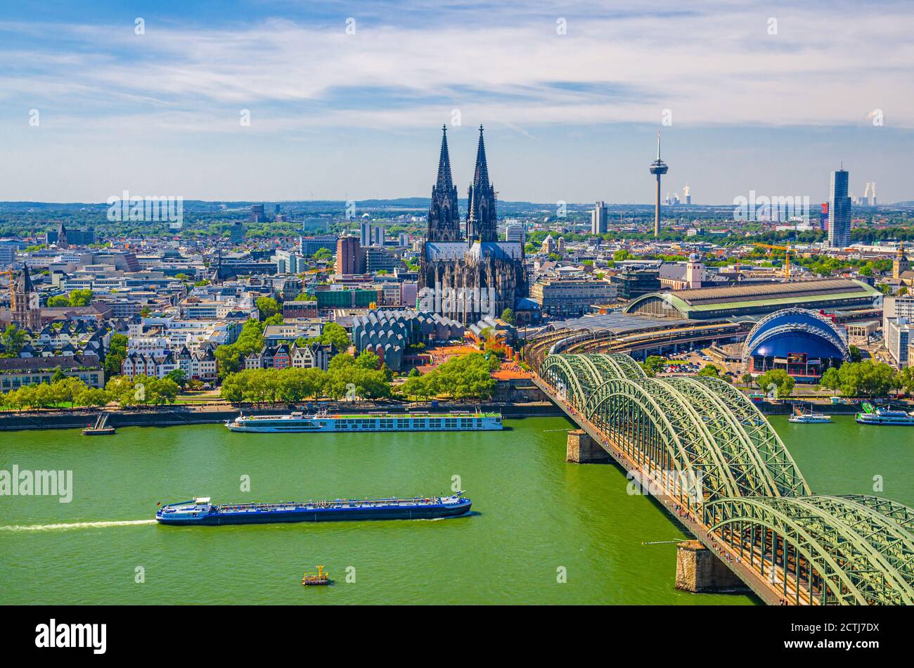 Luftaufnahme von Köln Stadtbild der historischen Innenstadt mit Kölner ...