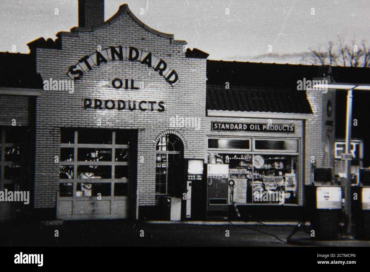 Geschlossene tankstelle der 1970er jahre -Fotos und -Bildmaterial in ...