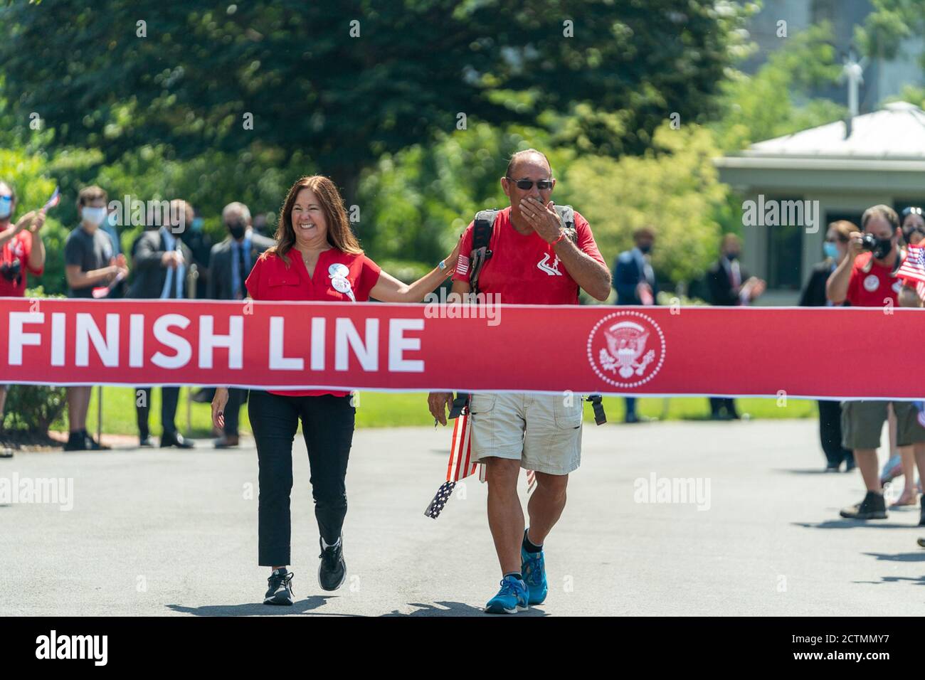Am 27. Juli 2020 beendete Terry Sharpe seinen Spaziergang von North ...