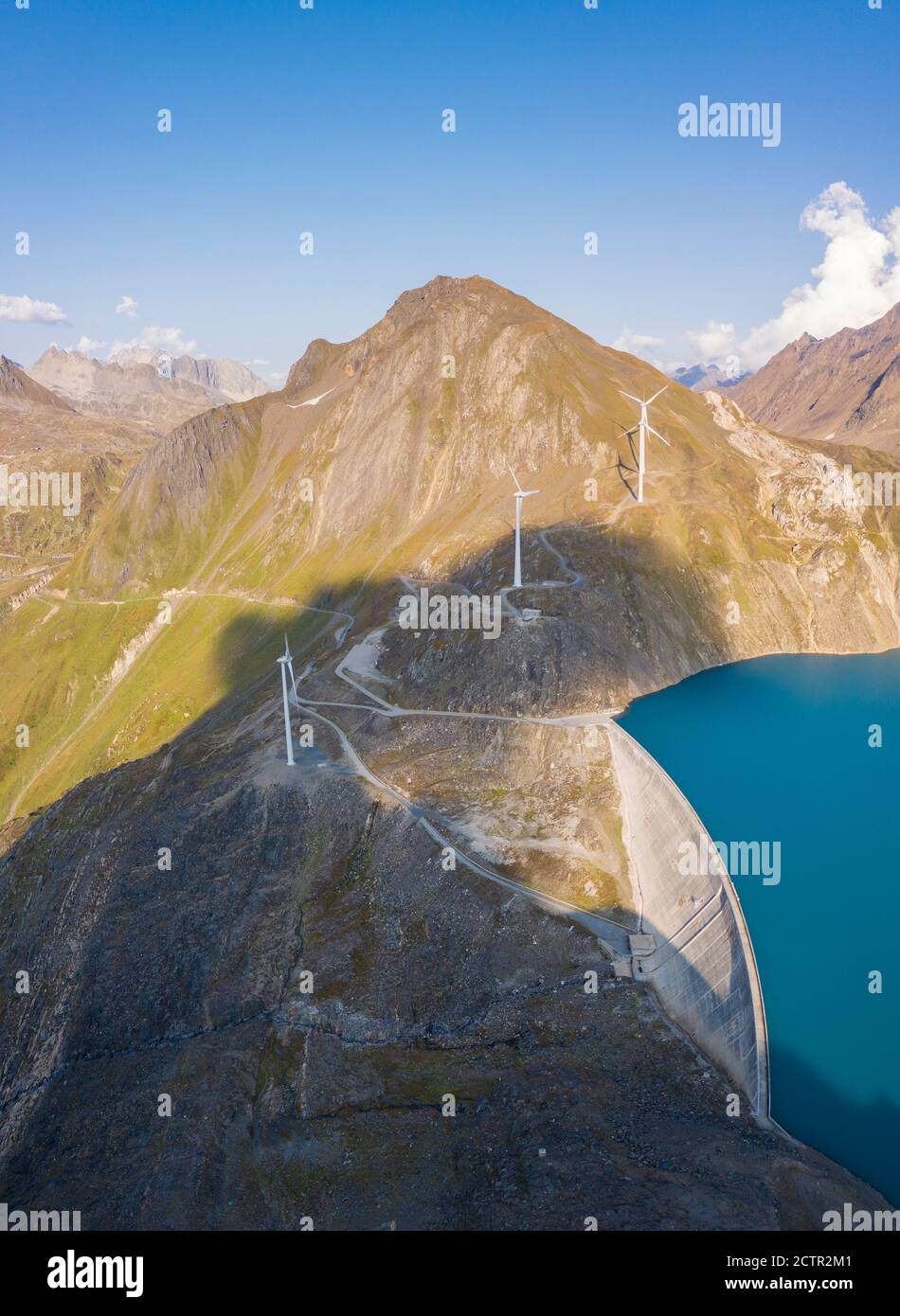 Luftaufnahme des Griessee und der umliegenden Berge mit Blick auf ...