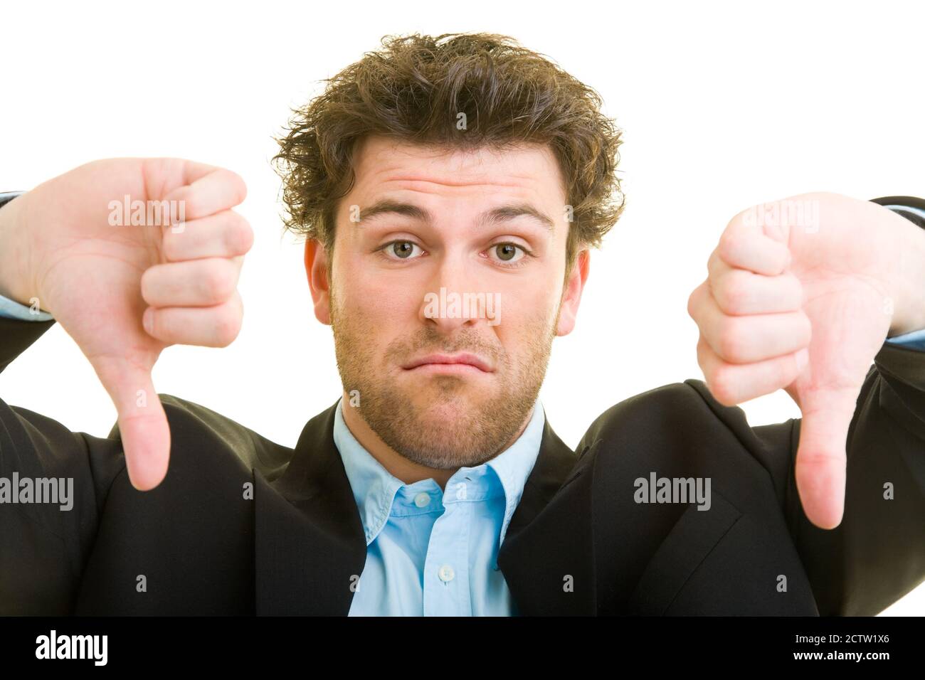 Zeigt daumen nach unten -Fotos und -Bildmaterial in hoher Auflösung – Alamy