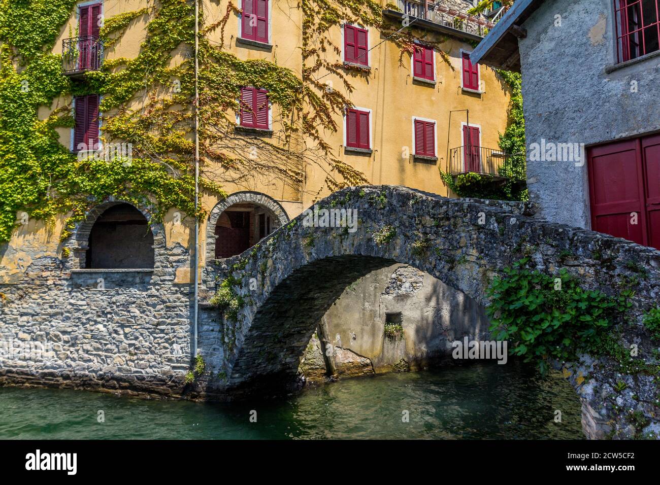 Der Nesso Wasserfall am Comer See Stockfotografie - Alamy