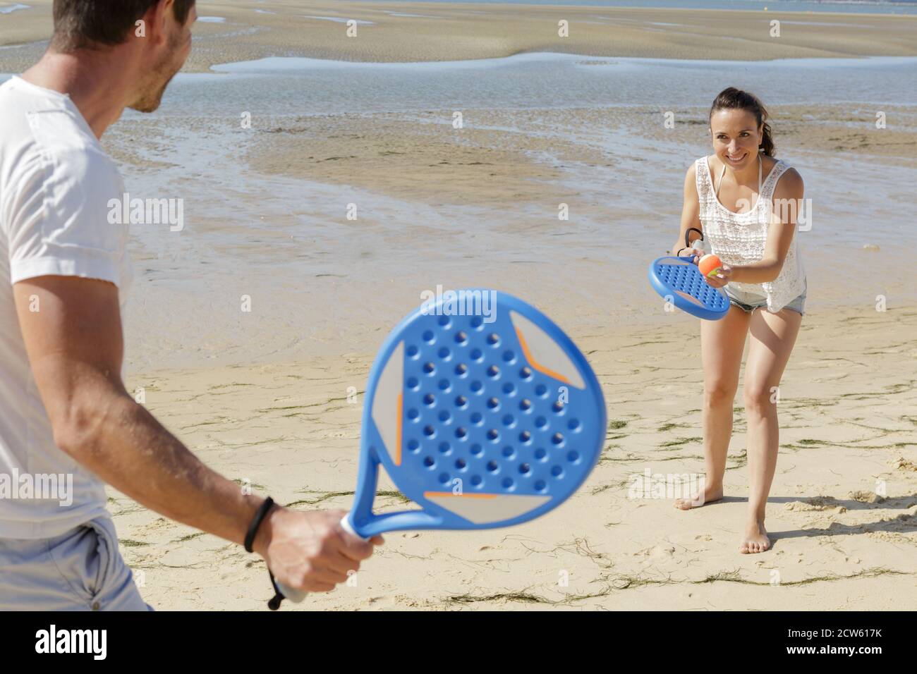 Romantic couple tennis -Fotos und -Bildmaterial in hoher Auflösung – Alamy