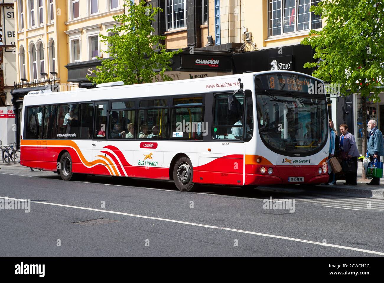 Eireann bus -Fotos und -Bildmaterial in hoher Auflösung – Alamy