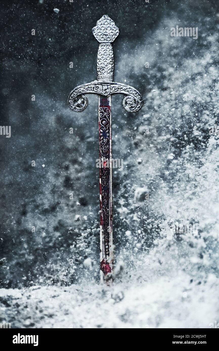 Zweischneidige Schwertklinge Stockfotos und -bilder Kaufen - Alamy