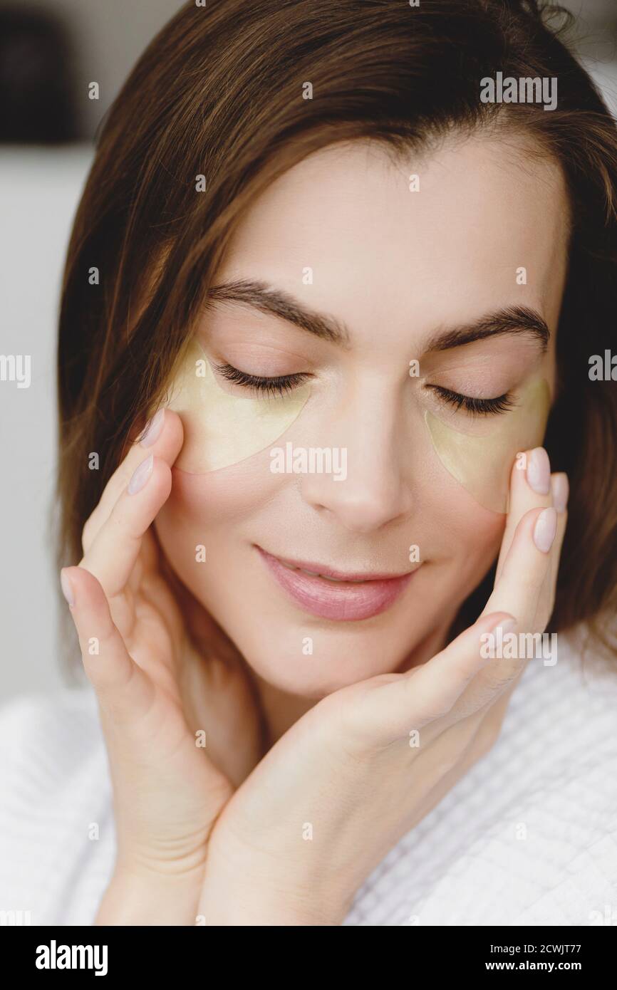 Gesicht auge nahaufnahme -Fotos und -Bildmaterial in hoher Auflösung ...