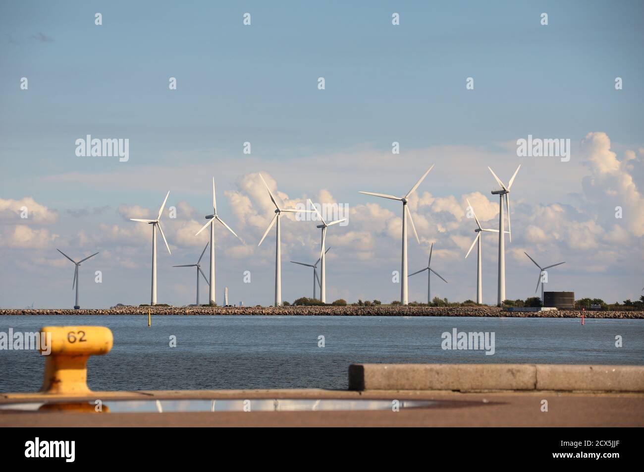 Windpark windenergie ostsee -Fotos und -Bildmaterial in hoher Auflösung ...