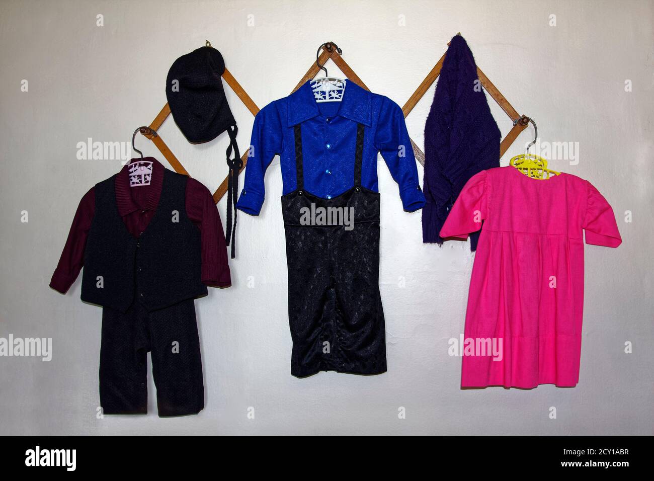 Amische kinderkleidung -Fotos und -Bildmaterial in hoher Auflösung – Alamy