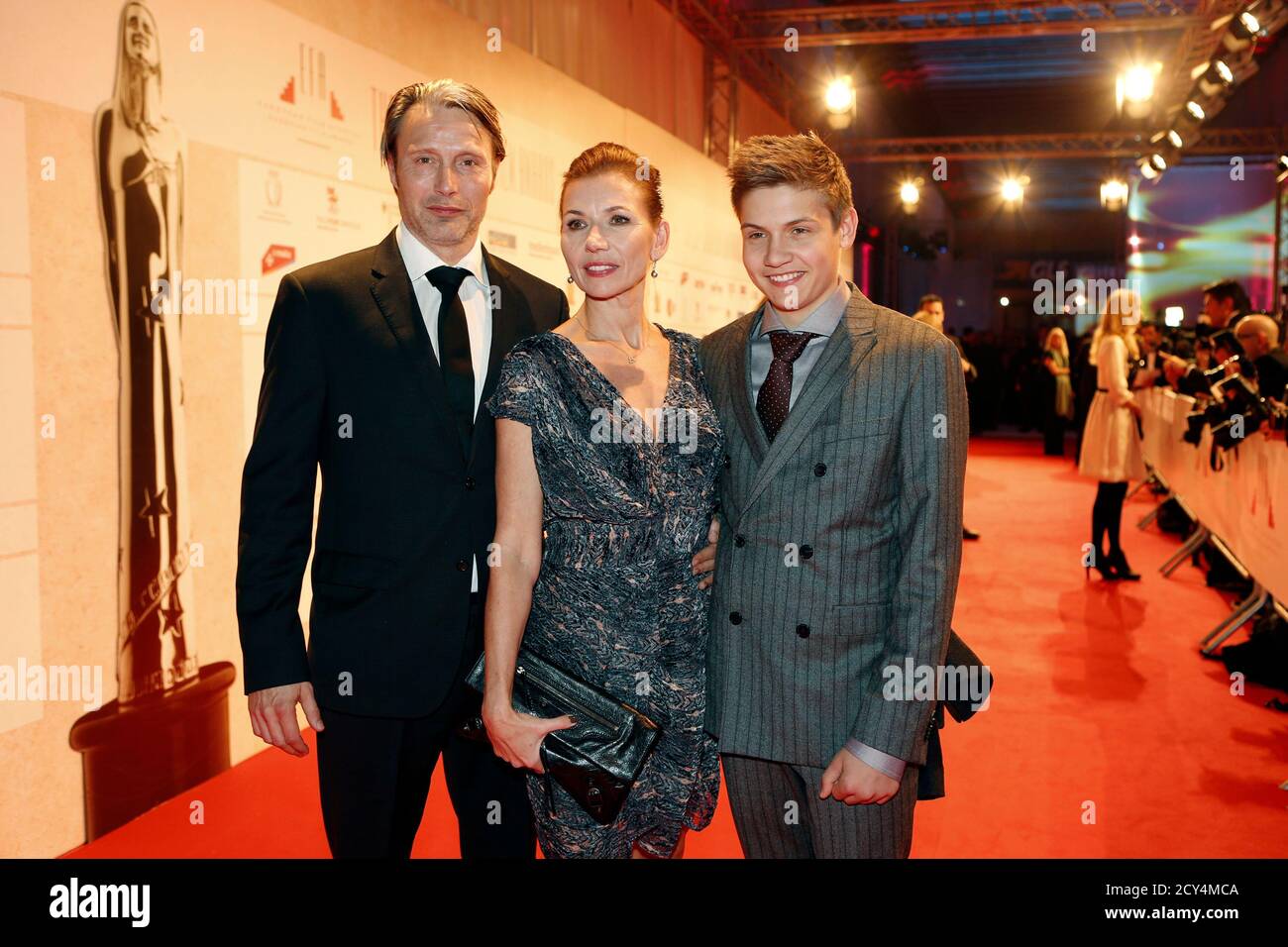 Danish Actor Mads Mikkelsen Wife Stockfotos und -bilder Kaufen - Alamy