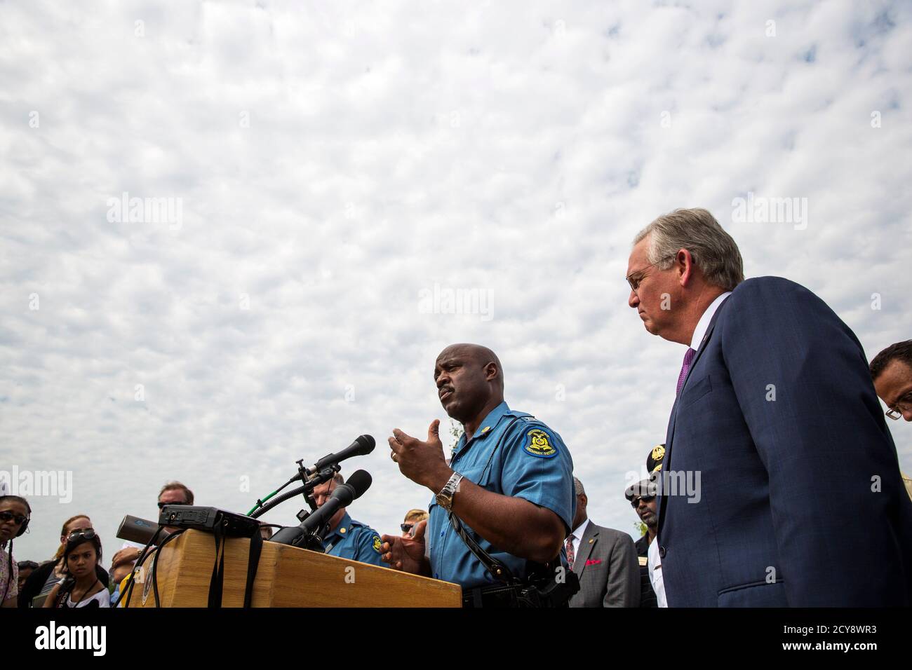 Unbewaffnet an den pol -Fotos und -Bildmaterial in hoher Auflösung – Alamy