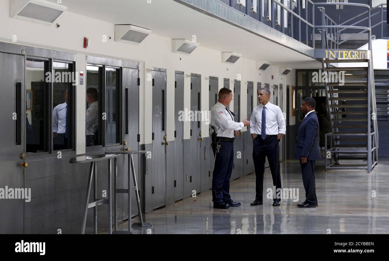 Correctional officer -Fotos und -Bildmaterial in hoher Auflösung – Alamy