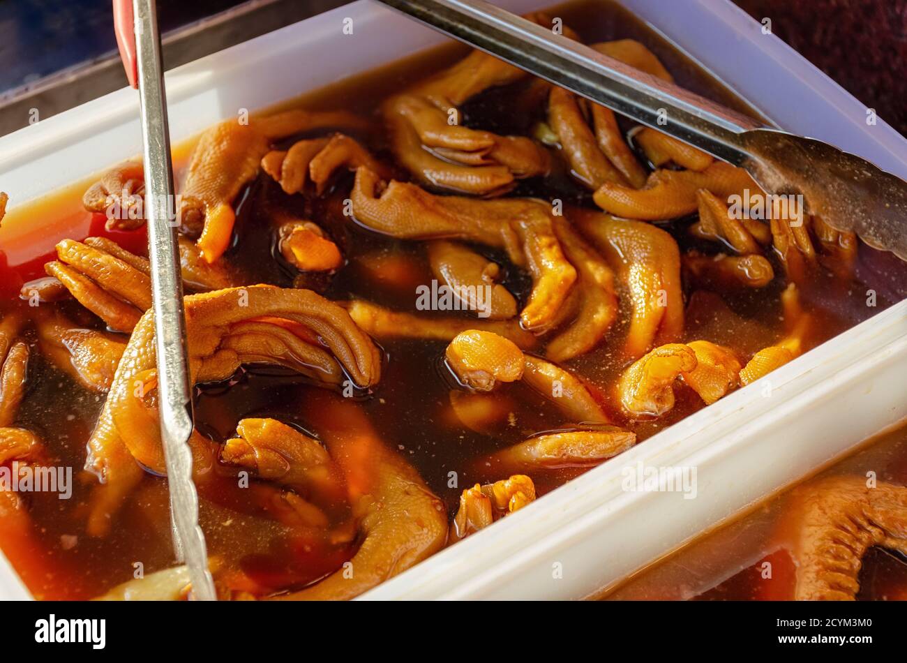 Komisches lokales essen -Fotos und -Bildmaterial in hoher Auflösung – Alamy