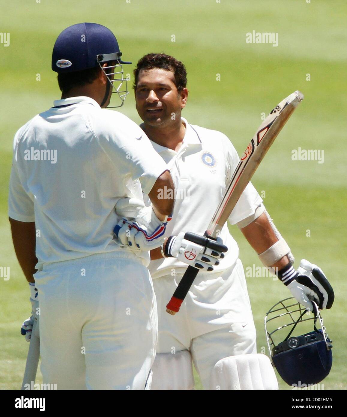 Ms dhoni und sachin tendulkar -Fotos und -Bildmaterial in hoher ...