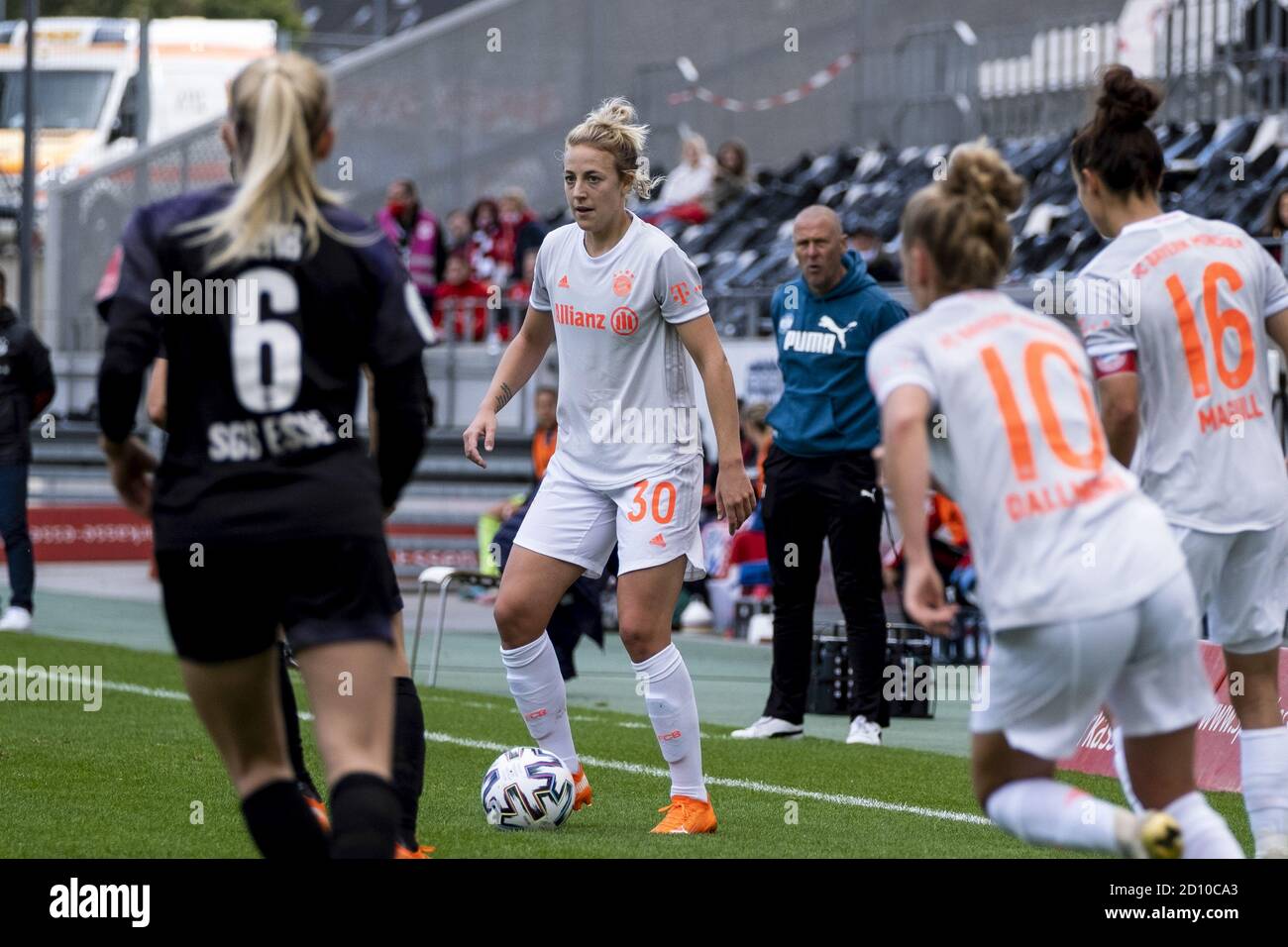 Carolin Simon (#30 FCB) beim Bundesligaspiel der Frauen zwischen SGS ...