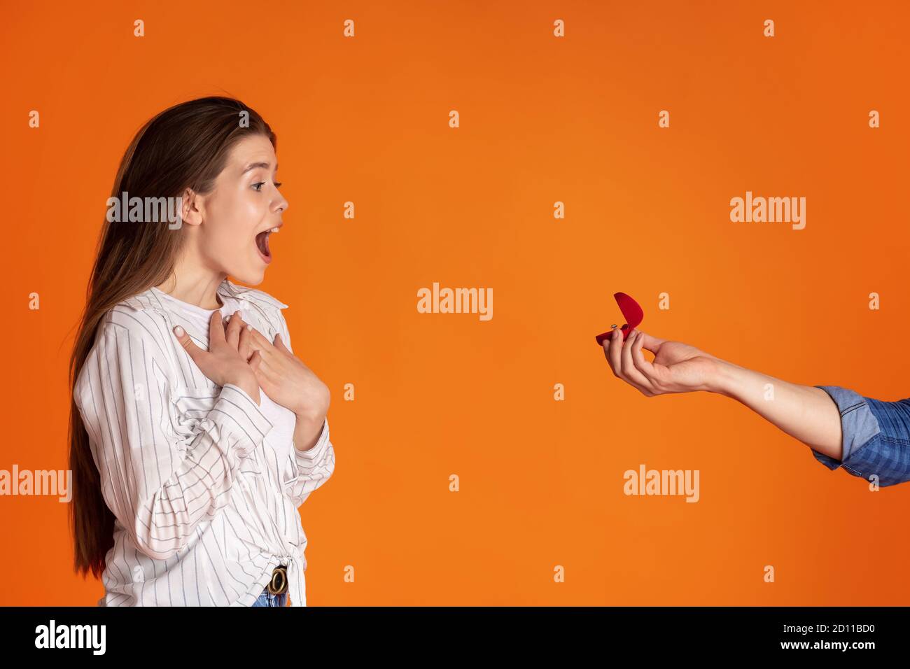 Mann profil geschockt -Fotos und -Bildmaterial in hoher Auflösung – Alamy