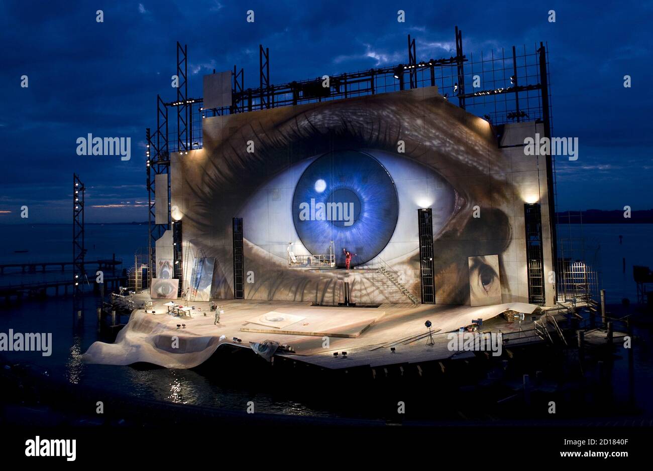 Bregenzer festspiele tosca -Fotos und -Bildmaterial in hoher Auflösung ...