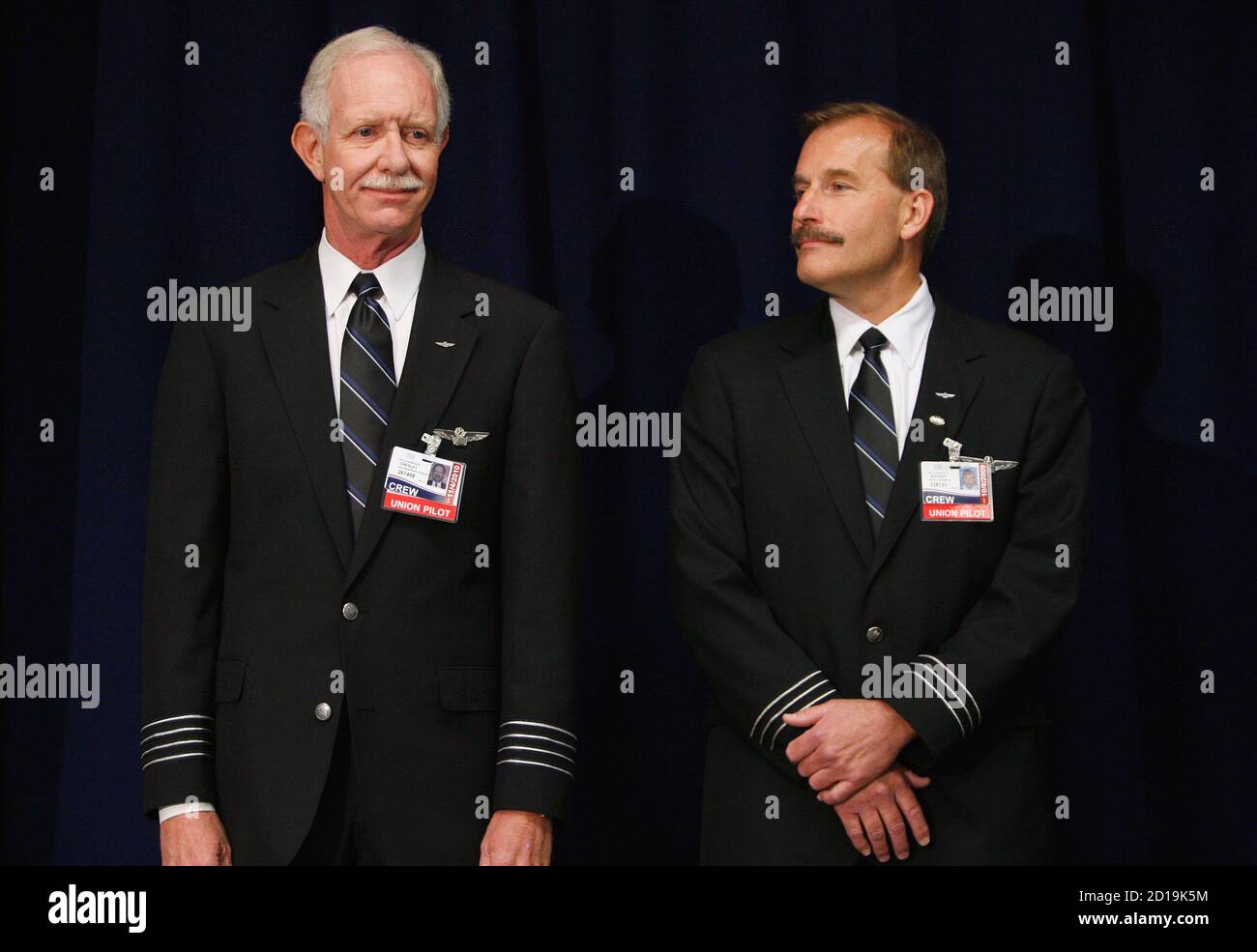 Us airways pilot chesley sullenberger -Fotos und -Bildmaterial in hoher ...