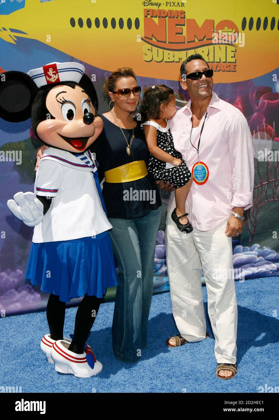 Leah remini und ehemann -Fotos und -Bildmaterial in hoher Auflösung – Alamy