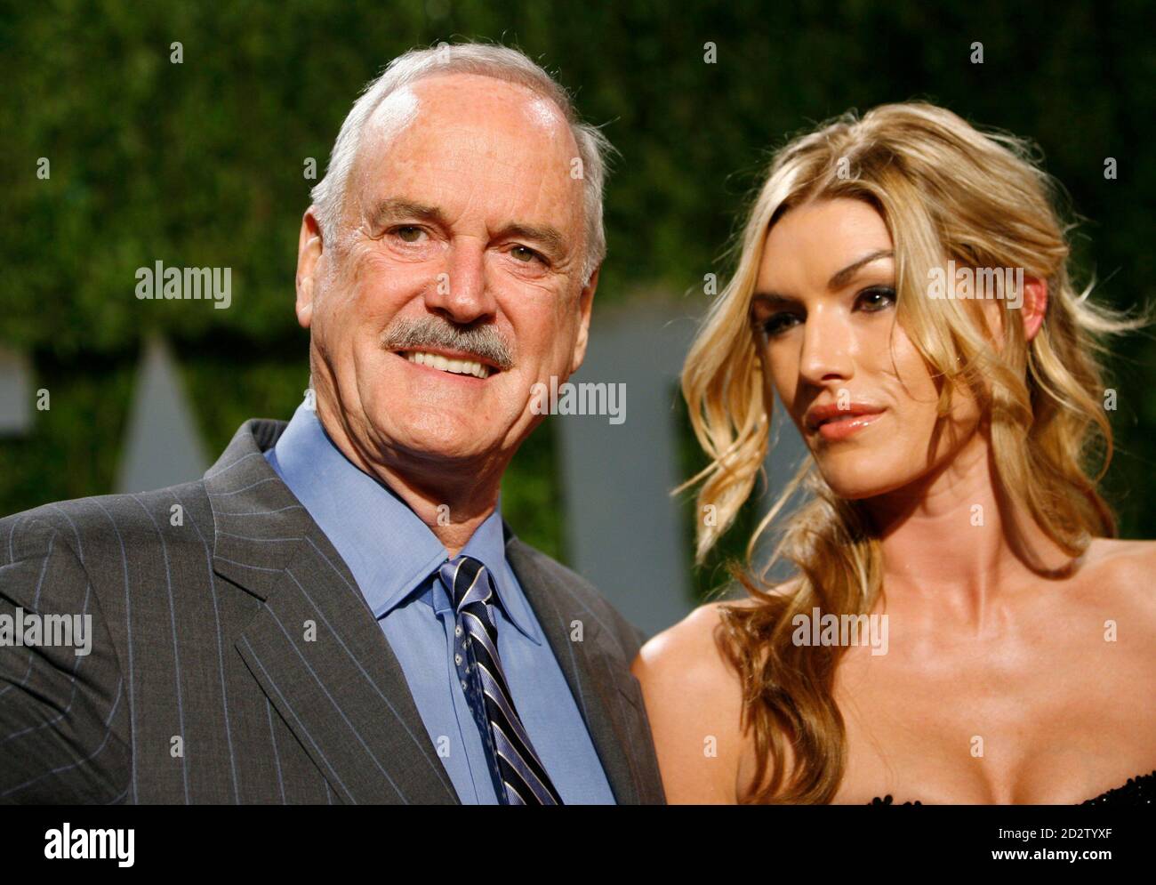 John cleese und tochter -Fotos und -Bildmaterial in hoher Auflösung – Alamy