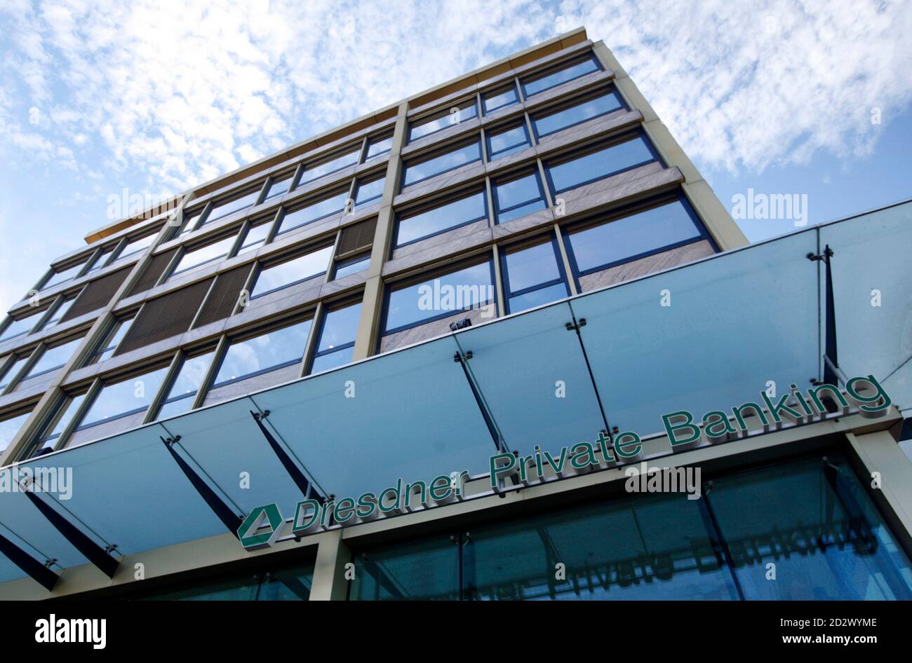 Banking building -Fotos und -Bildmaterial in hoher Auflösung – Alamy