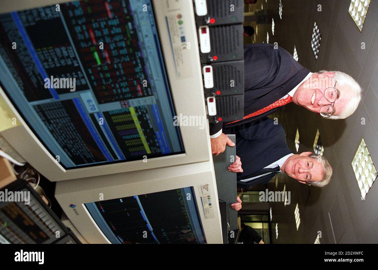 Jon foulds londons merril lynch trading floor -Fotos und -Bildmaterial ...