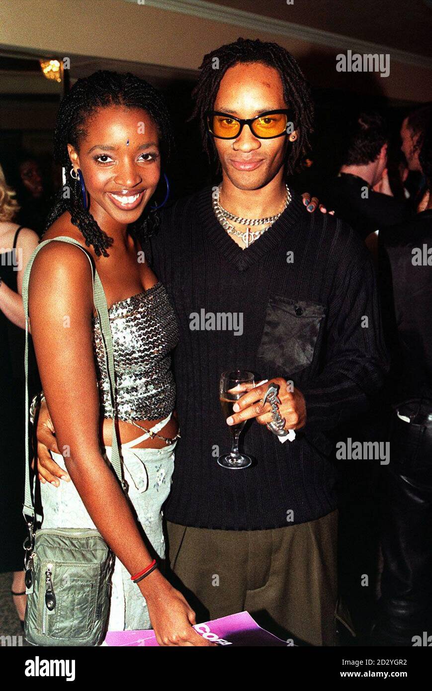 PA NEWS FOTO 01 04/98 MAXIM VON DER BAND 'PRODIGY' MIT TV-MODERATORIN ...