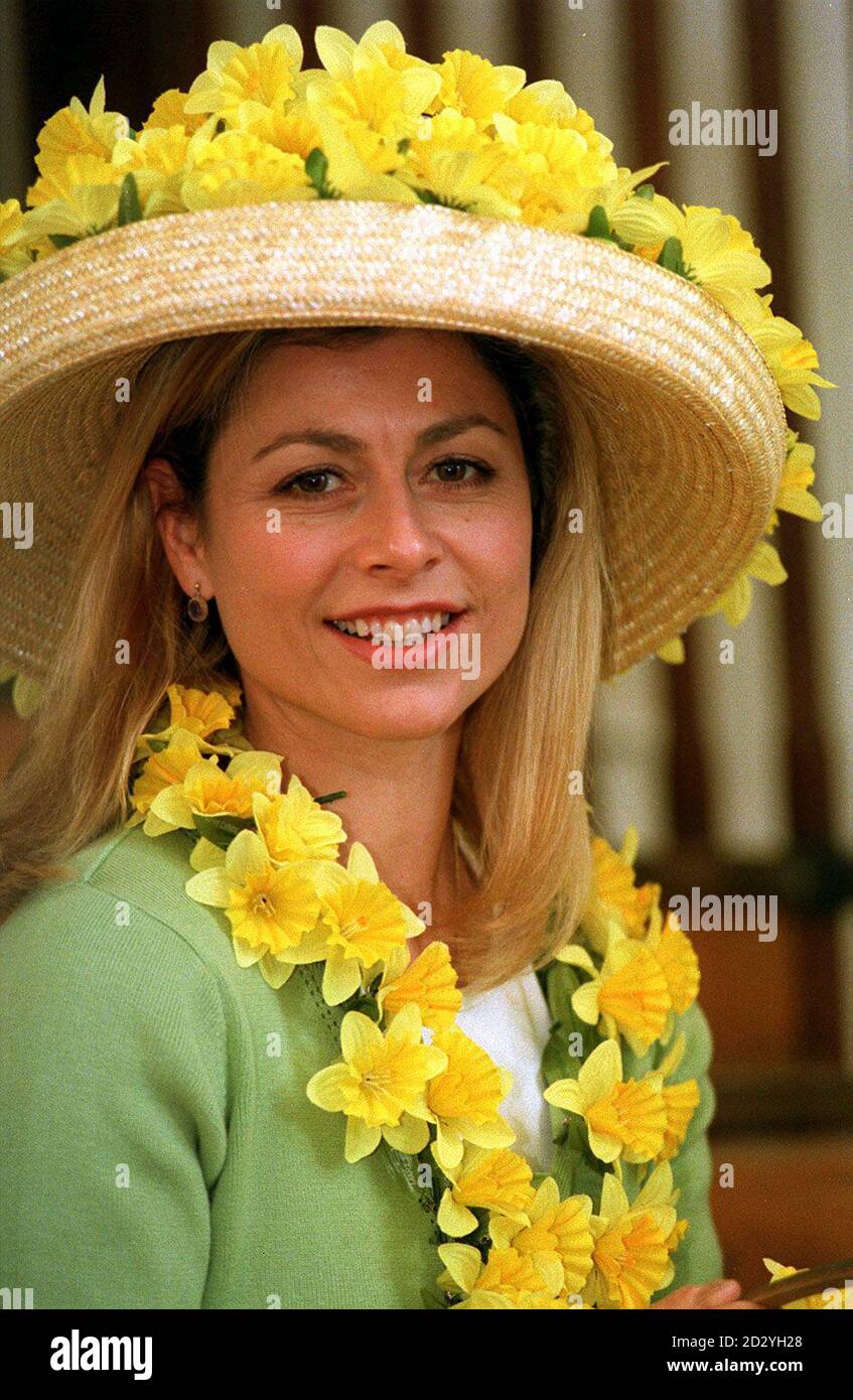 PA NEWS PHOTO 3/98 FERNSEHMODERATORIN UND EHEMALIGE TURNERIN SUZANNE ...