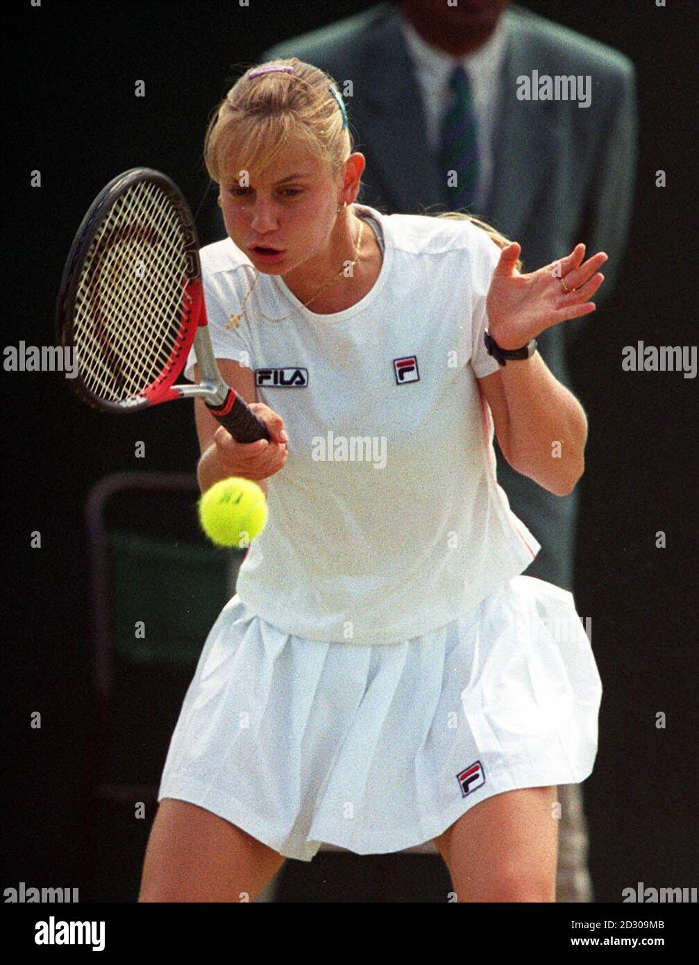 Alexandra stevenson in aktion gegen jelena dokic -Fotos und -Bildmaterial in hoher Auflösung – Alamy