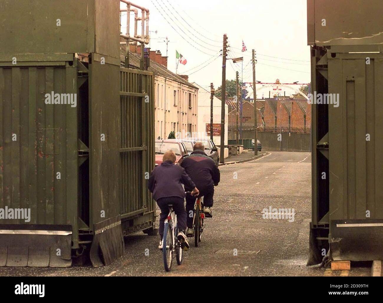 Die Garvaghy Road in Portadown betreten, wo die britische Armee als ...