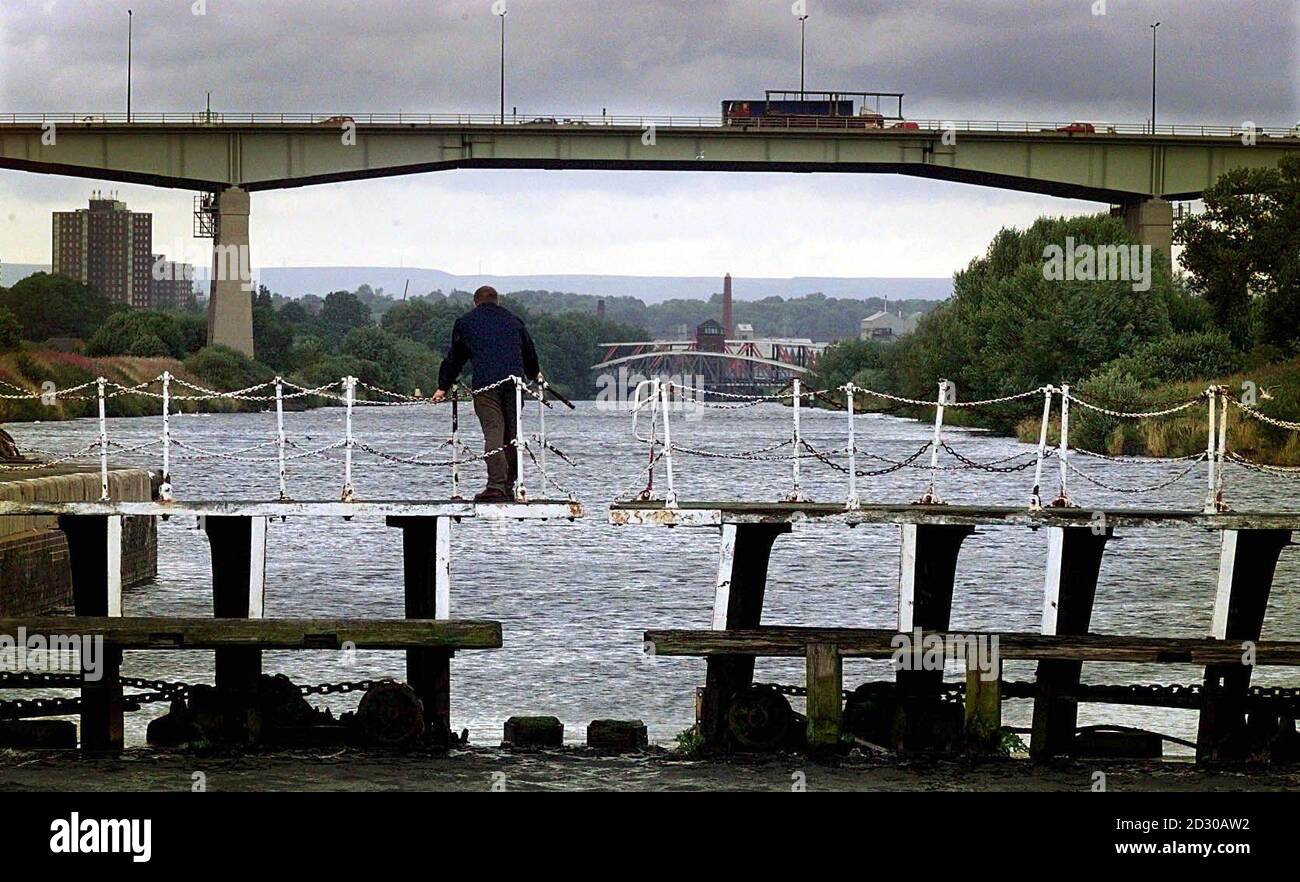 Der Manchester Ship Canal am Barton Dock, wo die Co-operative Bank eine ...