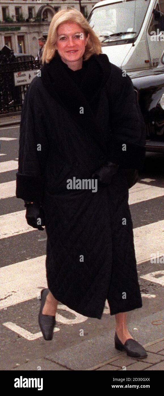 Der ehemalige Sekretär von Mohamed Al Fayed, Alison Bozek, trifft am ...