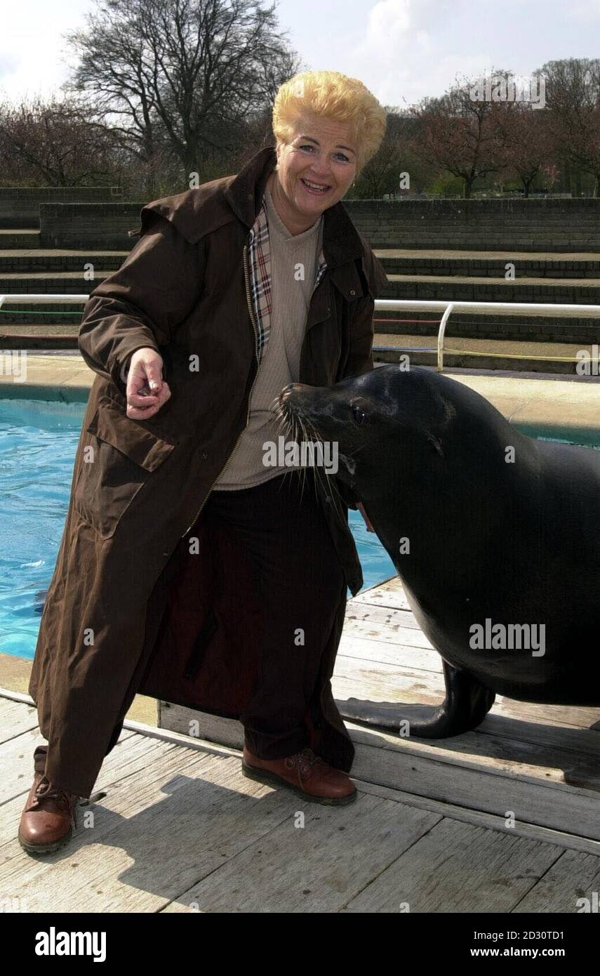 Bbcs fernsehserie -Fotos und -Bildmaterial in hoher Auflösung – Alamy