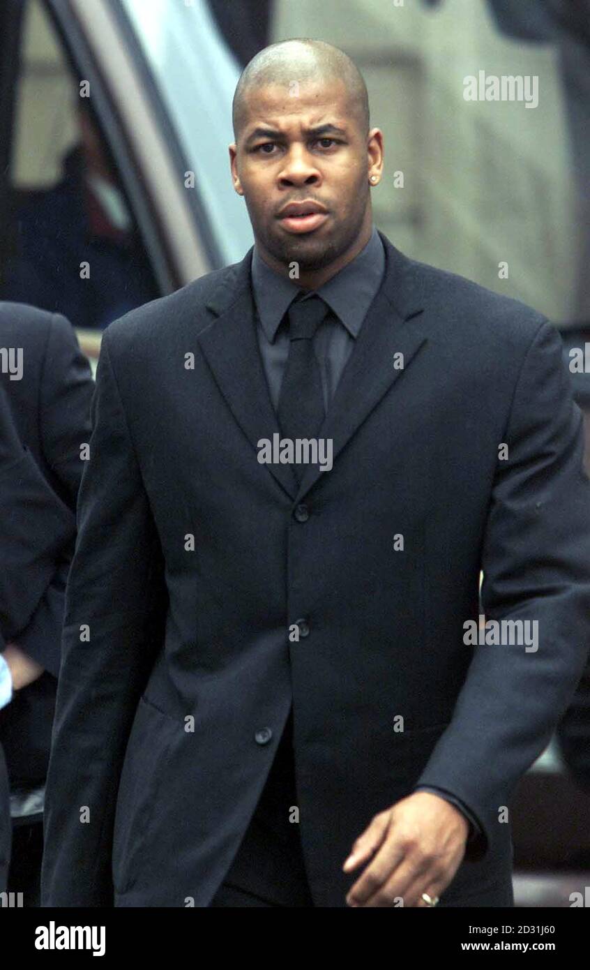 Leeds united footballer michael duberry kommt am rumpf crown court ...