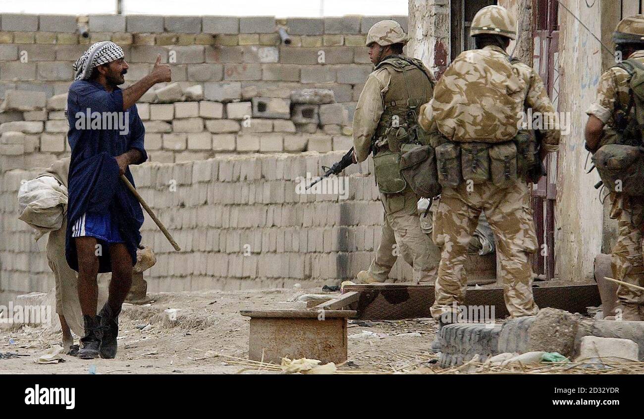 1. Bataillon C Company Parachute Regiment und US-Truppen Sicherung der ...