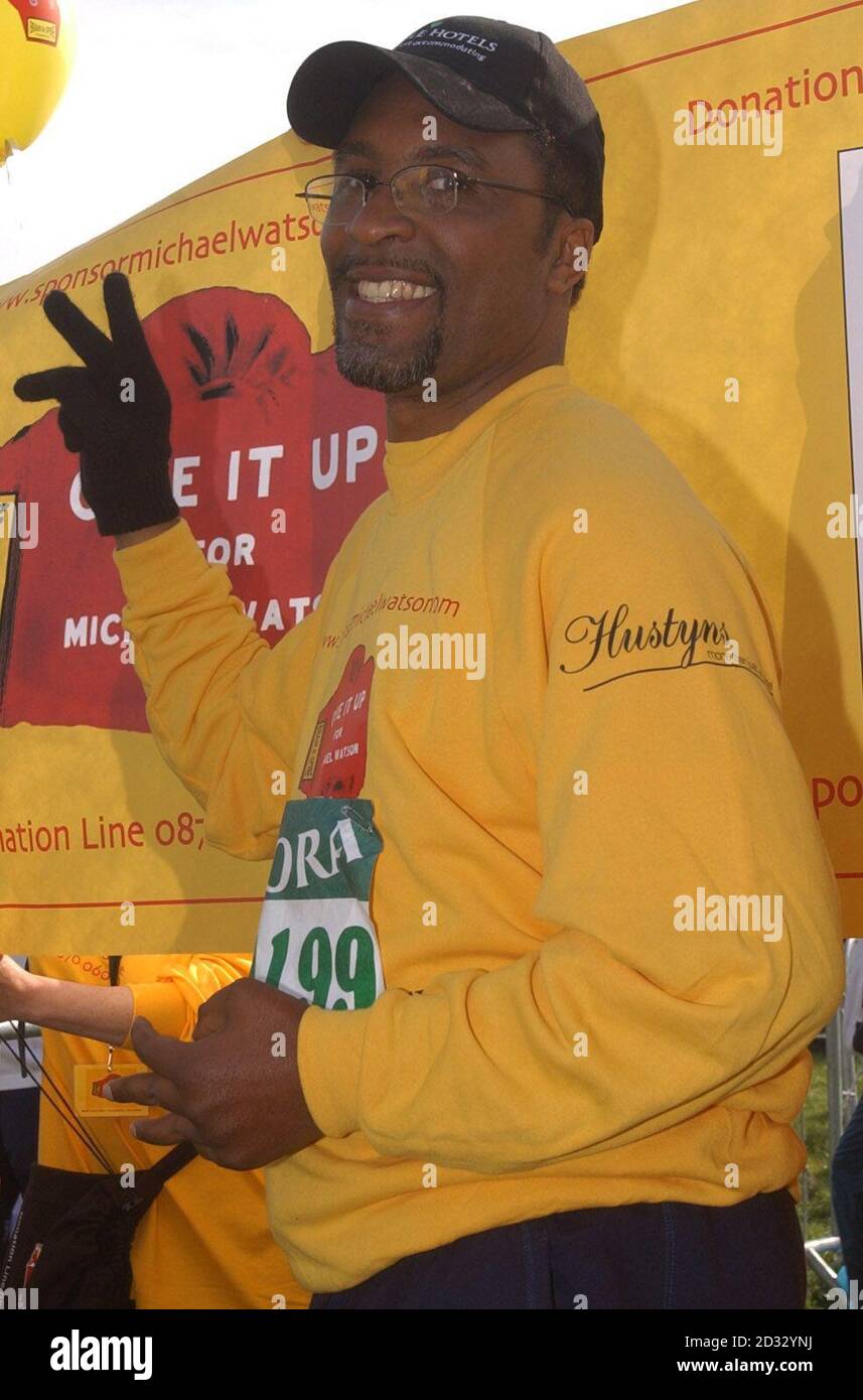 Ehemaliger boxer michael watson -Fotos und -Bildmaterial in hoher ...