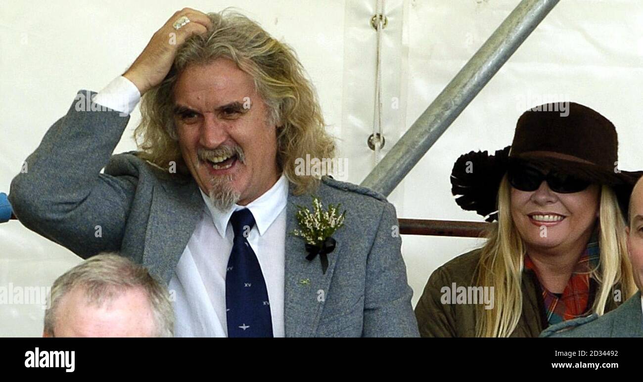 Komiker Billy Connolly und Frau Pamela Stephenson genießen das Lonach ...