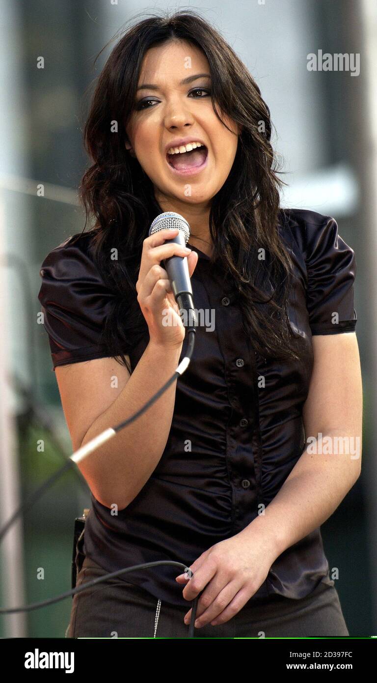 Sängerin michelle 2003 -Fotos und -Bildmaterial in hoher Auflösung – Alamy